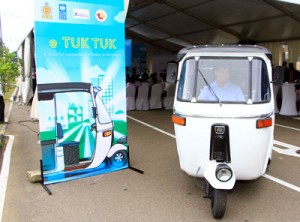 Tuk-tuks to go electric | Print Edition - The Sunday Times, Sri Lanka