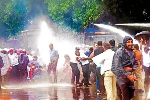 Bath time for ‘sick’ teachers | Print Edition - The Sunday Times, Sri Lanka